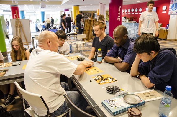 Wspieram.to: Podręcznik do gry w Go dla początkujących